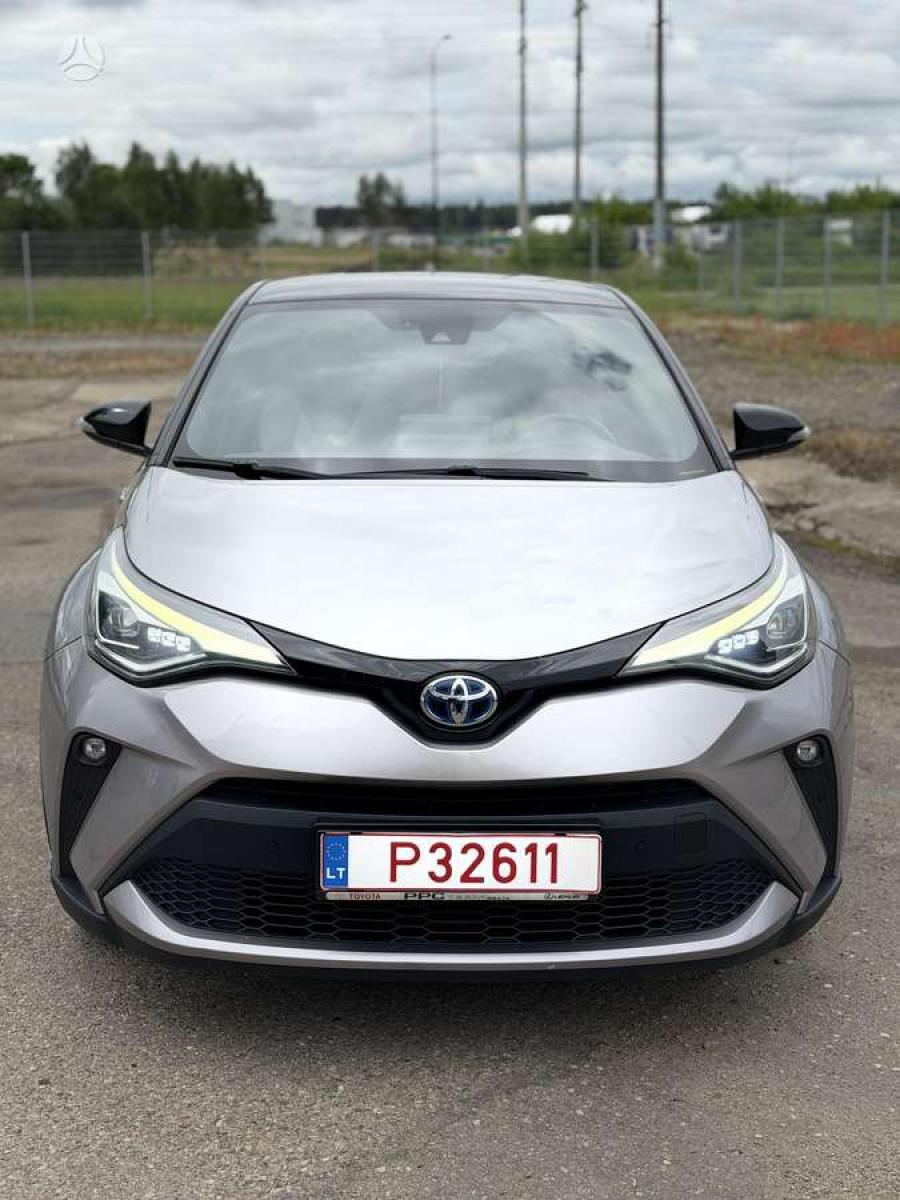 Серый Тойота C-HR 2020 в Вильнюс, объемом двигателя 1.80 л и пробегом 102 тыс. км за 21450 €, фото 4 на AUTOMOTO.COM.LV