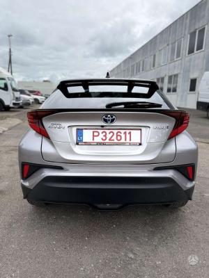 Серый Тойота C-HR 2020 в Вильнюс, объемом двигателя 1.80 л и пробегом 102 тыс. км за 21450 €, фото 5 на AUTOMOTO.COM.LV