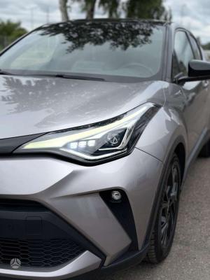Серый Тойота C-HR 2020 в Вильнюс, объемом двигателя 1.80 л и пробегом 102 тыс. км за 21450 €, фото 12 на AUTOMOTO.COM.LV