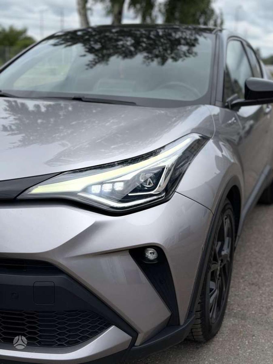 Серый Тойота C-HR 2020 в Вильнюс, объемом двигателя 1.80 л и пробегом 102 тыс. км за 21450 €, фото 12 на AUTOMOTO.COM.LV