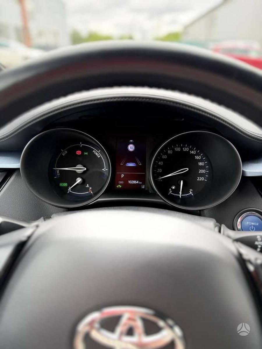 Серый Тойота C-HR 2020 в Вильнюс, объемом двигателя 1.80 л и пробегом 102 тыс. км за 21450 €, фото 32 на AUTOMOTO.COM.LV