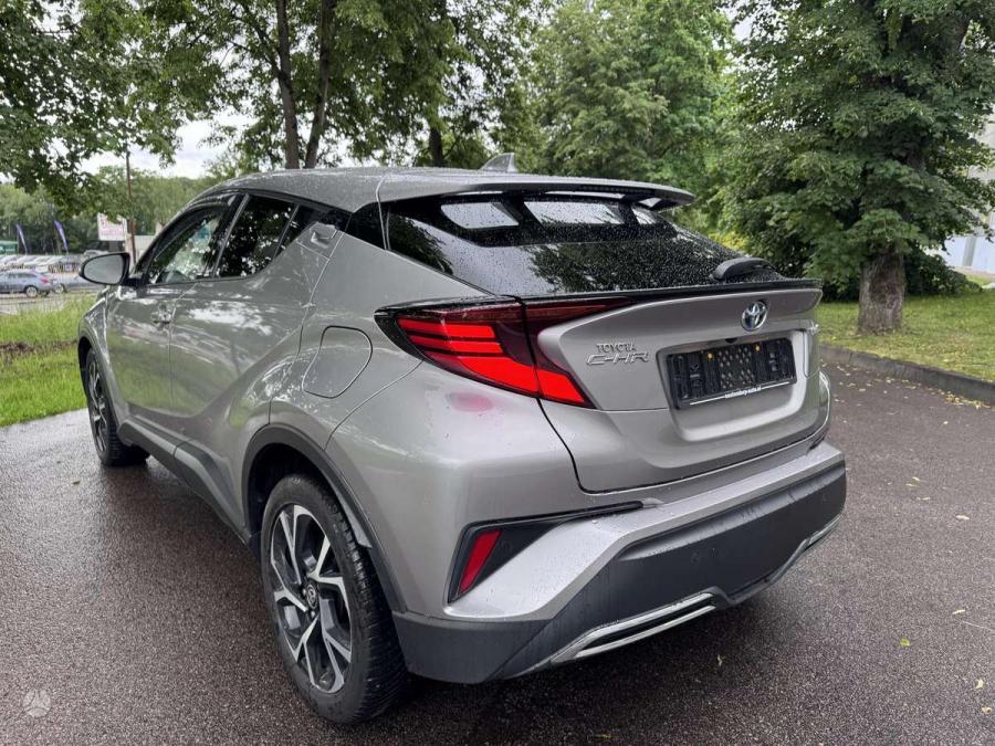 Серый Тойота C-HR 2020 в Алитус, объемом двигателя 1.80 л и пробегом 274 тыс. км за 15950 €, фото 11 на AUTOMOTO.COM.LV