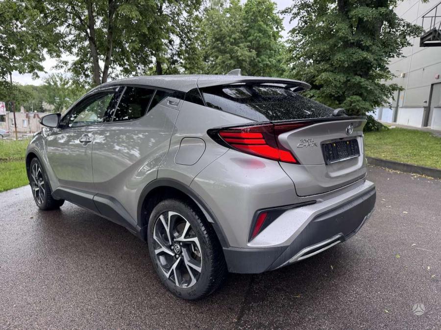 Серый Тойота C-HR 2020 в Алитус, объемом двигателя 1.80 л и пробегом 274 тыс. км за 15950 €, фото 13 на AUTOMOTO.COM.LV