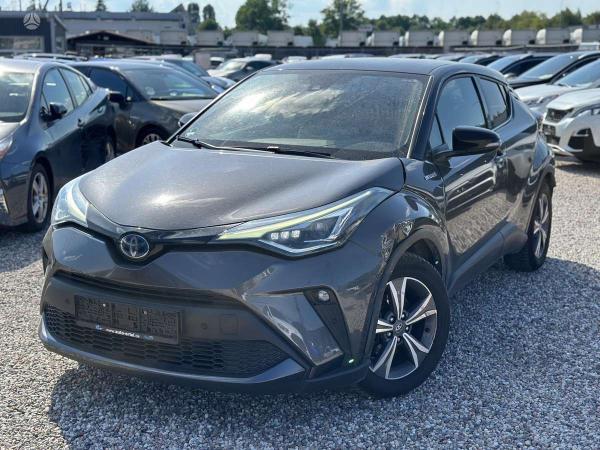 Grey Toyota C-HR 2020 in Kaunas, with an engine capacity of 1.99 L and mileage of 53 thousand km for 18950 €, photo 3 on AUTOMOTO.COM.LV