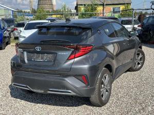 Pelēks Toyota C-HR 2020 Kauņa, ar dzinēja tilpumu 1.99 L un nobraukumu 53 tūkst. km par 18950 €, foto 5 vietnē AUTOMOTO.COM.LV