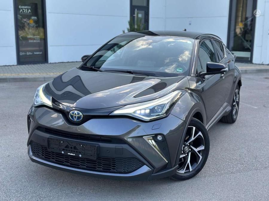 Серый Тойота C-HR 2020 в Каунас, объемом двигателя 1.80 л и пробегом 124 тыс. км за 20950 €, фото 1 на AUTOMOTO.COM.LV