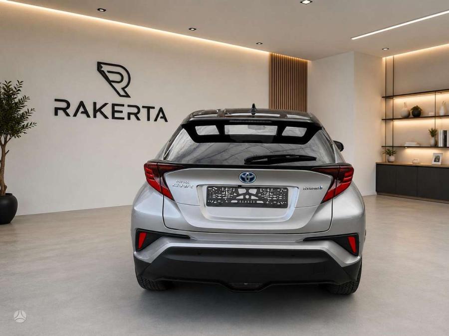 Серый Тойота C-HR 2020 в Вильнюс, объемом двигателя 1.80 л и пробегом 137 тыс. км за 19800 €, фото 13 на AUTOMOTO.COM.LV