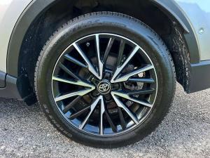 Серый Тойота C-HR 2020 в Вильнюс, объемом двигателя 1.80 л и пробегом 137 тыс. км за 19800 €, фото 30 на AUTOMOTO.COM.LV