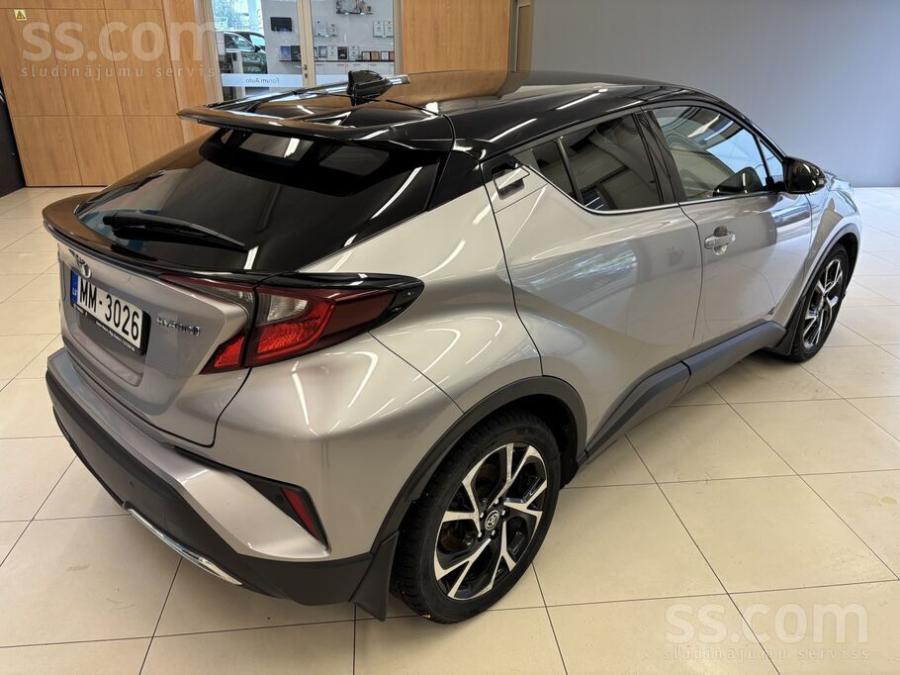 Pelēks Toyota C-HR 2020 Rīga, ar dzinēja tilpumu 2.00 L un nobraukumu 129 tūkst. km par 18900 €, foto 5 vietnē AUTOMOTO.COM.LV