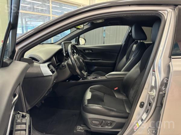 Pelēks Toyota C-HR 2020 Rīga, ar dzinēja tilpumu 2.00 L un nobraukumu 129 tūkst. km par 18900 €, foto 8 vietnē AUTOMOTO.COM.LV