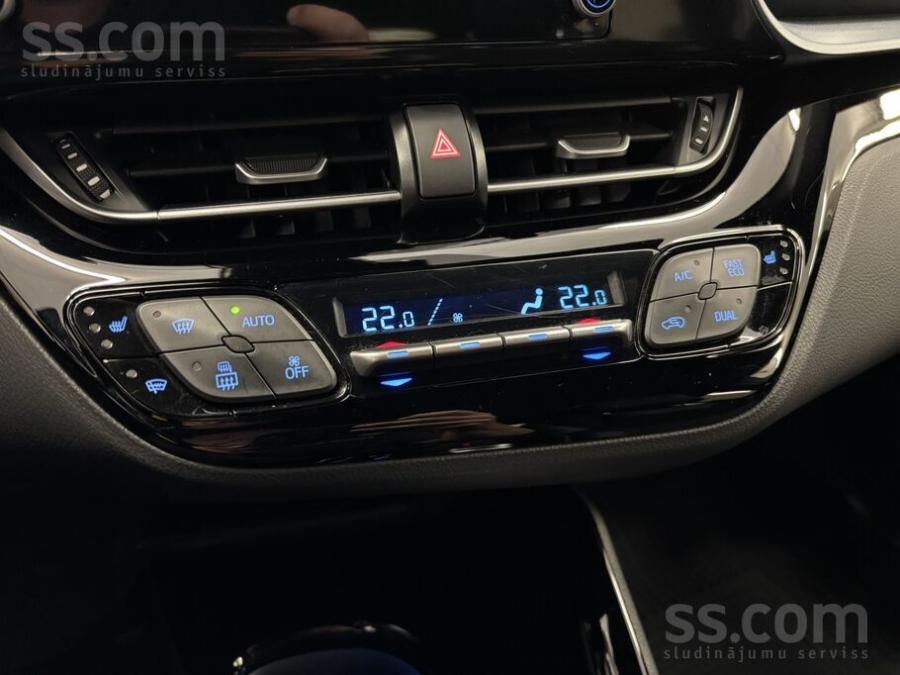 Pelēks Toyota C-HR 2020 Rīga, ar dzinēja tilpumu 2.00 L un nobraukumu 129 tūkst. km par 18900 €, foto 24 vietnē AUTOMOTO.COM.LV