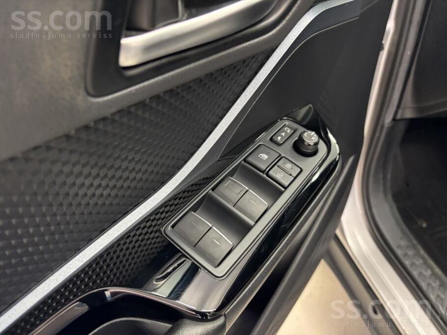 Pelēks Toyota C-HR 2020 Rīga, ar dzinēja tilpumu 2.00 L un nobraukumu 129 tūkst. km par 18900 €, foto 25 vietnē AUTOMOTO.COM.LV