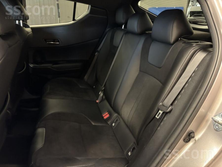 Pelēks Toyota C-HR 2020 Rīga, ar dzinēja tilpumu 2.00 L un nobraukumu 129 tūkst. km par 18900 €, foto 30 vietnē AUTOMOTO.COM.LV