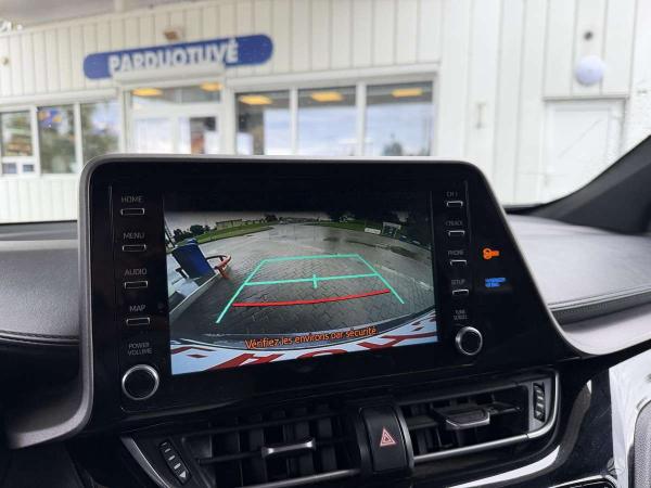 Grey Toyota C-HR 2020 in Kaunas, with an engine capacity of 1.80 L and mileage of 224 thousand km for 13800 €, photo 10 on AUTOMOTO.COM.LV