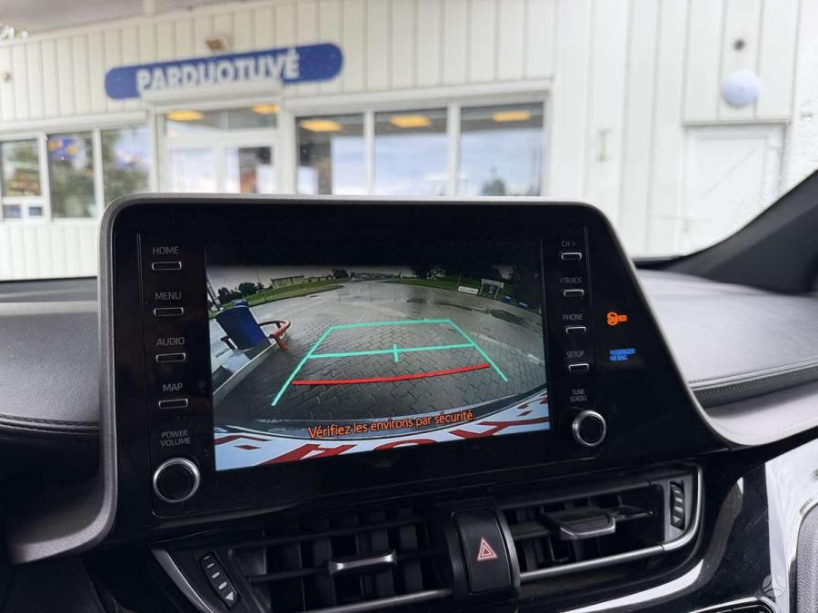 Grey Toyota C-HR 2020 in Kaunas, with an engine capacity of 1.80 L and mileage of 224 thousand km for 13800 €, photo 11 on AUTOMOTO.COM.LV