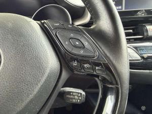Grey Toyota C-HR 2020 in Kaunas, with an engine capacity of 1.80 L and mileage of 224 thousand km for 13800 €, photo 12 on AUTOMOTO.COM.LV