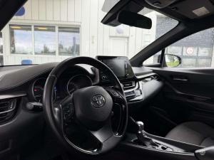 Grey Toyota C-HR 2020 in Kaunas, with an engine capacity of 1.80 L and mileage of 224 thousand km for 13800 €, photo 13 on AUTOMOTO.COM.LV