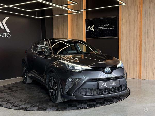 Grey Toyota C-HR 2020 in Kaunas, with an engine capacity of 1.80 L and mileage of 124 thousand km for 22990 €, photo 3 on AUTOMOTO.COM.LV