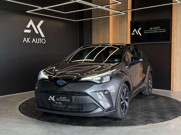 Grey Toyota C-HR 2020 in Kaunas, with an engine capacity of 1.80 L and mileage of 124 thousand km for 22990 €, photo 5 on AUTOMOTO.COM.LV