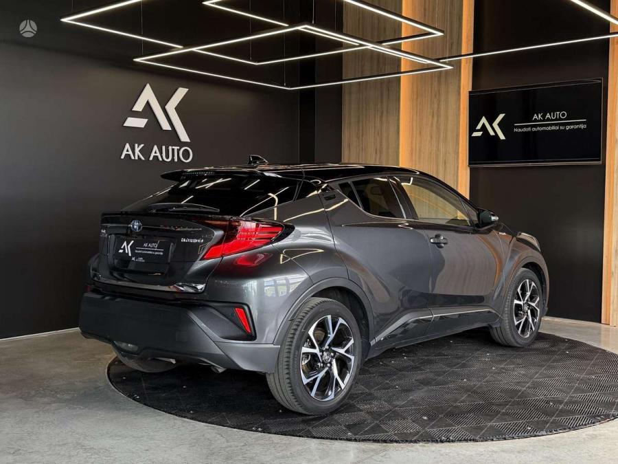 Pelēks Toyota C-HR 2020 Kauņa, ar dzinēja tilpumu 1.80 L un nobraukumu 124 tūkst. km par 22990 €, foto 13 vietnē AUTOMOTO.COM.LV