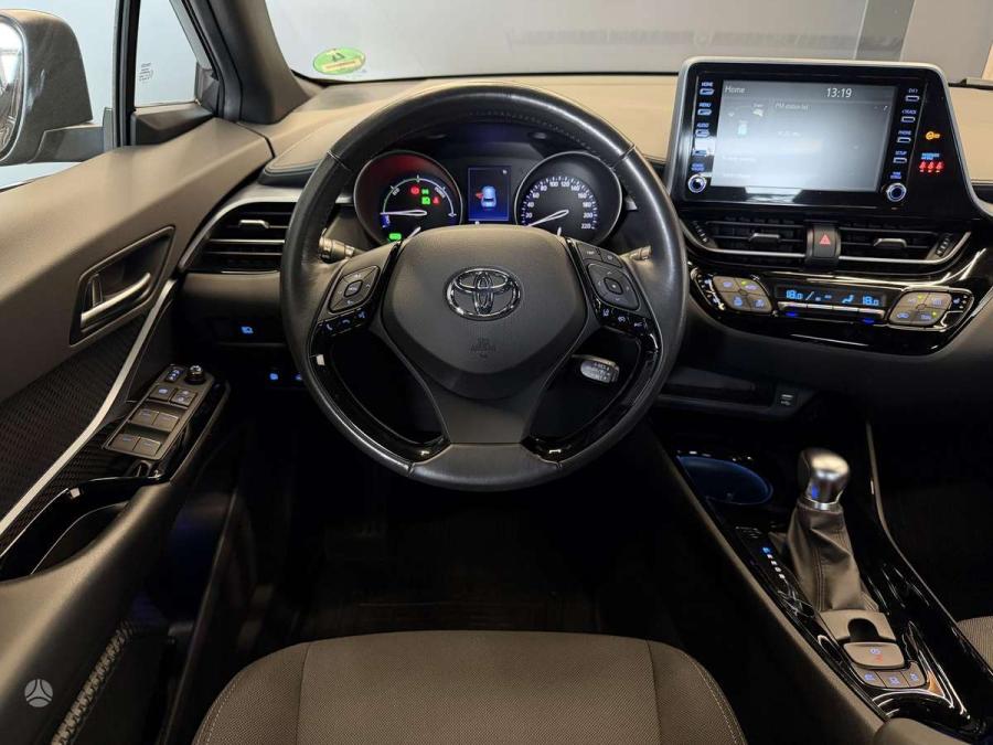 Pelēks Toyota C-HR 2020 Kauņa, ar dzinēja tilpumu 1.80 L un nobraukumu 124 tūkst. km par 22990 €, foto 16 vietnē AUTOMOTO.COM.LV