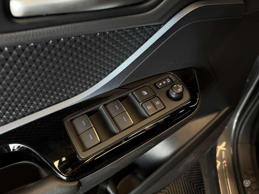 Pelēks Toyota C-HR 2020 Kauņa, ar dzinēja tilpumu 1.80 L un nobraukumu 124 tūkst. km par 22990 €, foto 22 vietnē AUTOMOTO.COM.LV