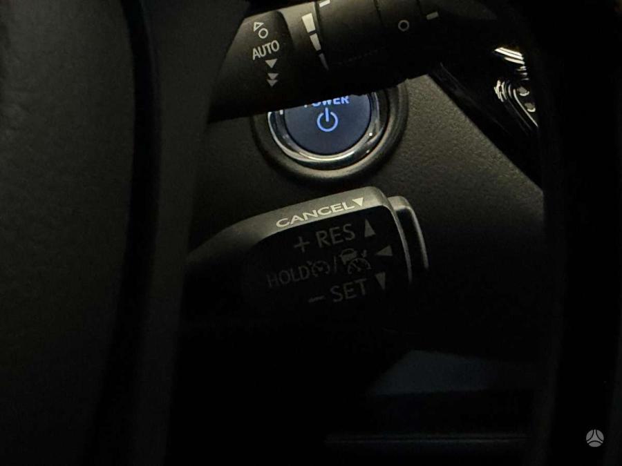 Pelēks Toyota C-HR 2020 Kauņa, ar dzinēja tilpumu 1.80 L un nobraukumu 124 tūkst. km par 22990 €, foto 24 vietnē AUTOMOTO.COM.LV