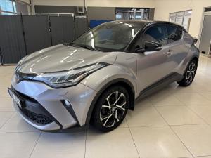 Серый Тойота C-HR 2020 в Рига, объемом двигателя 2.00 л и пробегом 129 тыс. км за 1890000 €, фото  на AUTOMOTO.COM.LV