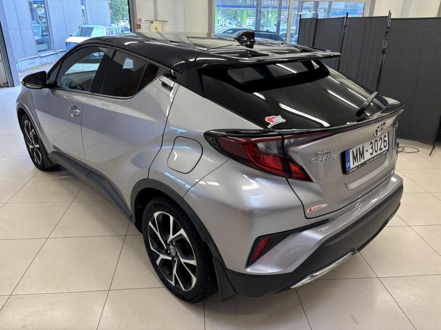 Pelēks Toyota C-HR 2020 Rīga, ar dzinēja tilpumu 2.00 L un nobraukumu 129 tūkst. km par 1890000 €, foto 3 vietnē AUTOMOTO.COM.LV