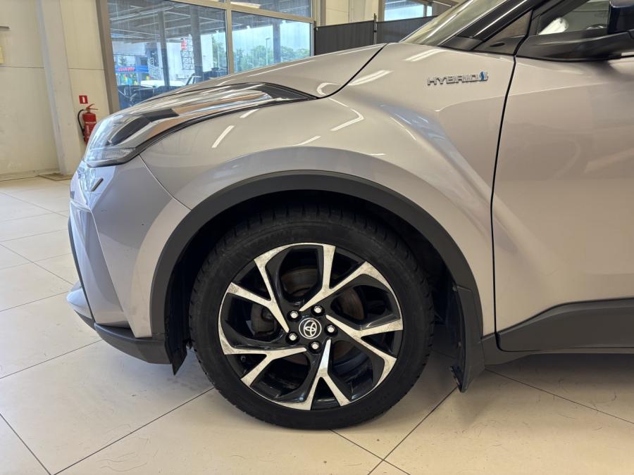 Pelēks Toyota C-HR 2020 Rīga, ar dzinēja tilpumu 2.00 L un nobraukumu 129 tūkst. km par 1890000 €, foto 5 vietnē AUTOMOTO.COM.LV