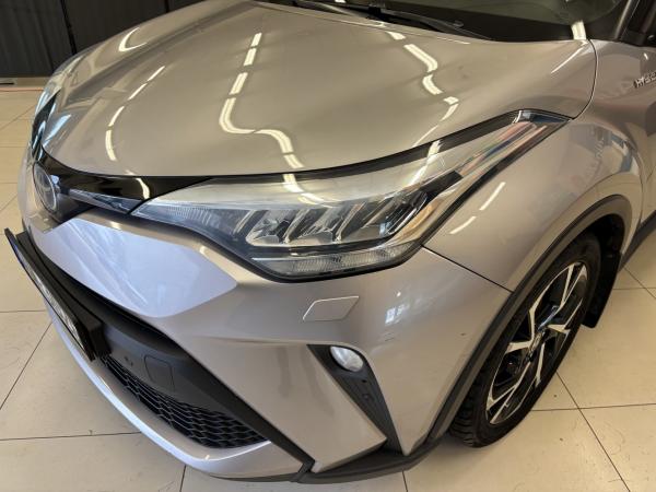 Pelēks Toyota C-HR 2020 Rīga, ar dzinēja tilpumu 2.00 L un nobraukumu 129 tūkst. km par 1890000 €, foto 5 vietnē AUTOMOTO.COM.LV