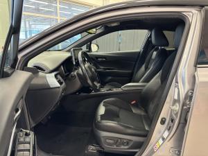 Pelēks Toyota C-HR 2020 Rīga, ar dzinēja tilpumu 2.00 L un nobraukumu 129 tūkst. km par 1890000 €, foto 8 vietnē AUTOMOTO.COM.LV