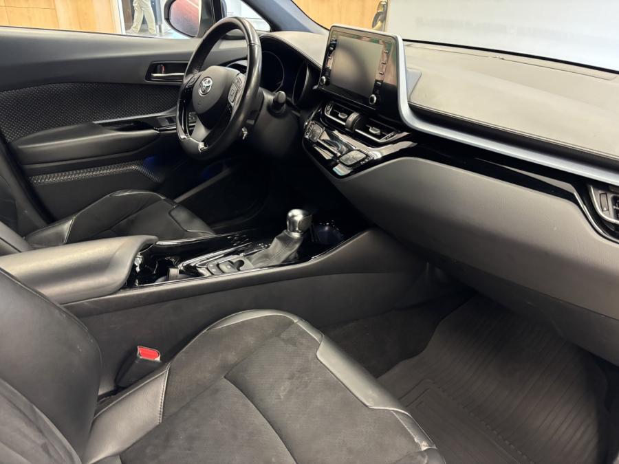 Pelēks Toyota C-HR 2020 Rīga, ar dzinēja tilpumu 2.00 L un nobraukumu 129 tūkst. km par 1890000 €, foto 12 vietnē AUTOMOTO.COM.LV