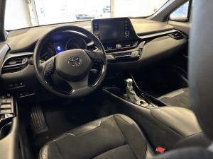 Pelēks Toyota C-HR 2020 Rīga, ar dzinēja tilpumu 2.00 L un nobraukumu 129 tūkst. km par 1890000 €, foto 14 vietnē AUTOMOTO.COM.LV