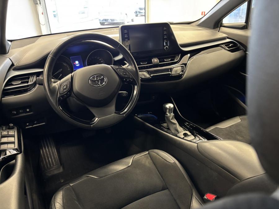 Pelēks Toyota C-HR 2020 Rīga, ar dzinēja tilpumu 2.00 L un nobraukumu 129 tūkst. km par 1890000 €, foto 14 vietnē AUTOMOTO.COM.LV