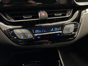 Pelēks Toyota C-HR 2020 Rīga, ar dzinēja tilpumu 2.00 L un nobraukumu 129 tūkst. km par 1890000 €, foto 23 vietnē AUTOMOTO.COM.LV
