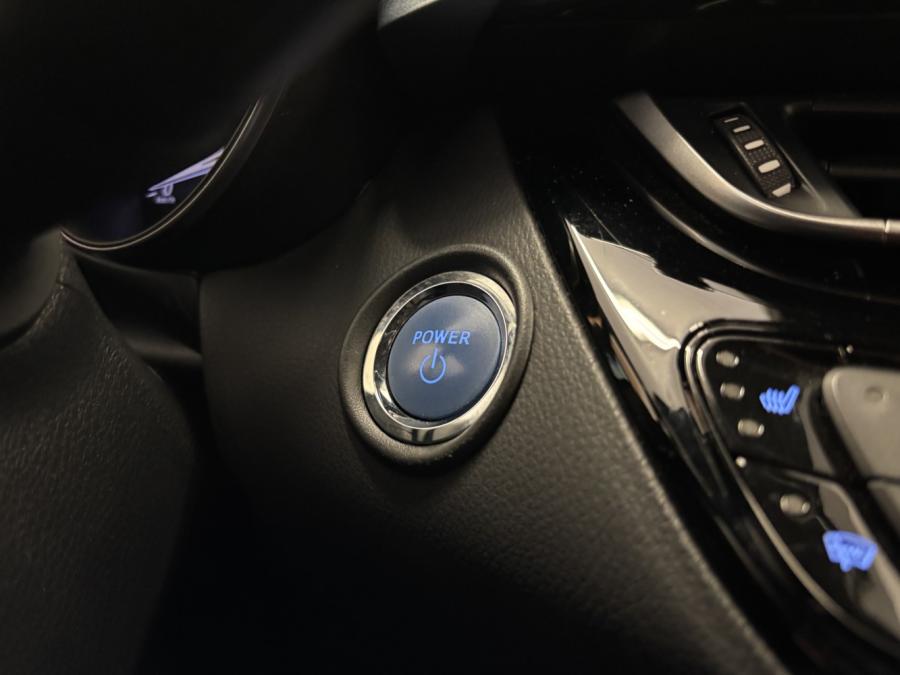 Pelēks Toyota C-HR 2020 Rīga, ar dzinēja tilpumu 2.00 L un nobraukumu 129 tūkst. km par 1890000 €, foto 26 vietnē AUTOMOTO.COM.LV