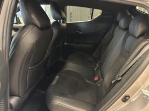 Pelēks Toyota C-HR 2020 Rīga, ar dzinēja tilpumu 2.00 L un nobraukumu 129 tūkst. km par 1890000 €, foto 28 vietnē AUTOMOTO.COM.LV