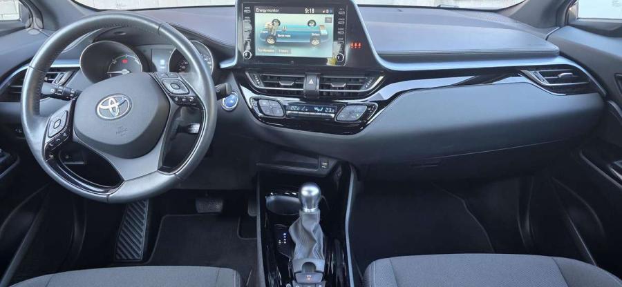 Grey Toyota C-HR 2020 in Vilnius, with an engine capacity of 1.99 L and mileage of 63 thousand km for 23980 €, photo 6 on AUTOMOTO.COM.LV