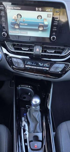 Grey Toyota C-HR 2020 in Vilnius, with an engine capacity of 1.99 L and mileage of 63 thousand km for 23980 €, photo 13 on AUTOMOTO.COM.LV
