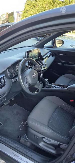 Grey Toyota C-HR 2020 in Vilnius, with an engine capacity of 1.99 L and mileage of 63 thousand km for 23980 €, photo 16 on AUTOMOTO.COM.LV