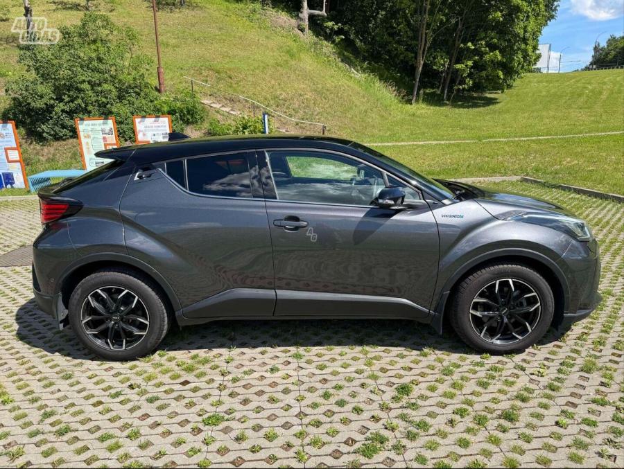 Grey Toyota C-HR 2020 in Kaunas, with an engine capacity of 1.80 L and mileage of 149 thousand km for 20950 €, photo 6 on AUTOMOTO.COM.LV