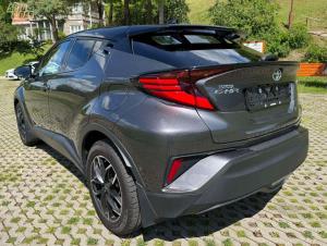 Grey Toyota C-HR 2020 in Kaunas, with an engine capacity of 1.80 L and mileage of 149 thousand km for 20950 €, photo 9 on AUTOMOTO.COM.LV