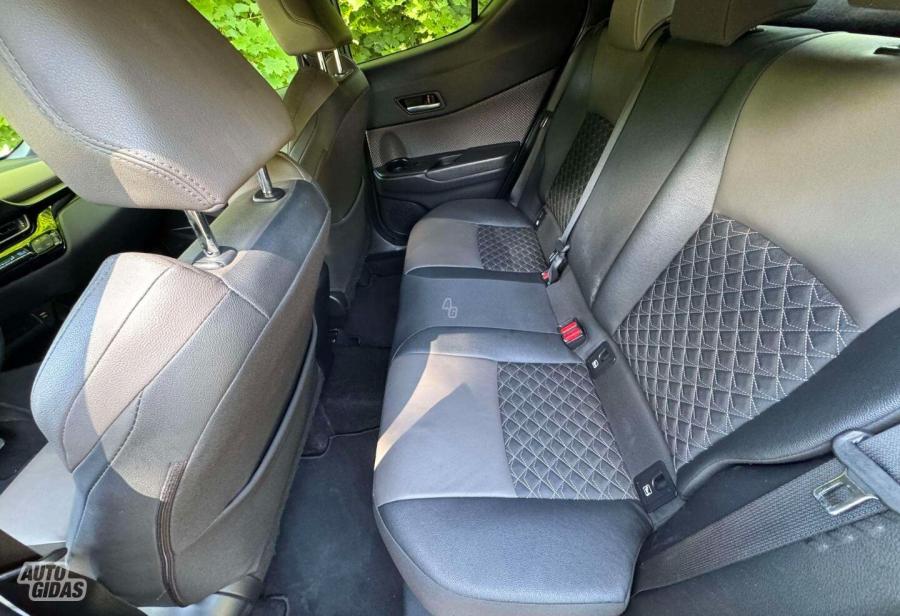 Grey Toyota C-HR 2020 in Kaunas, with an engine capacity of 1.80 L and mileage of 149 thousand km for 20950 €, photo 13 on AUTOMOTO.COM.LV