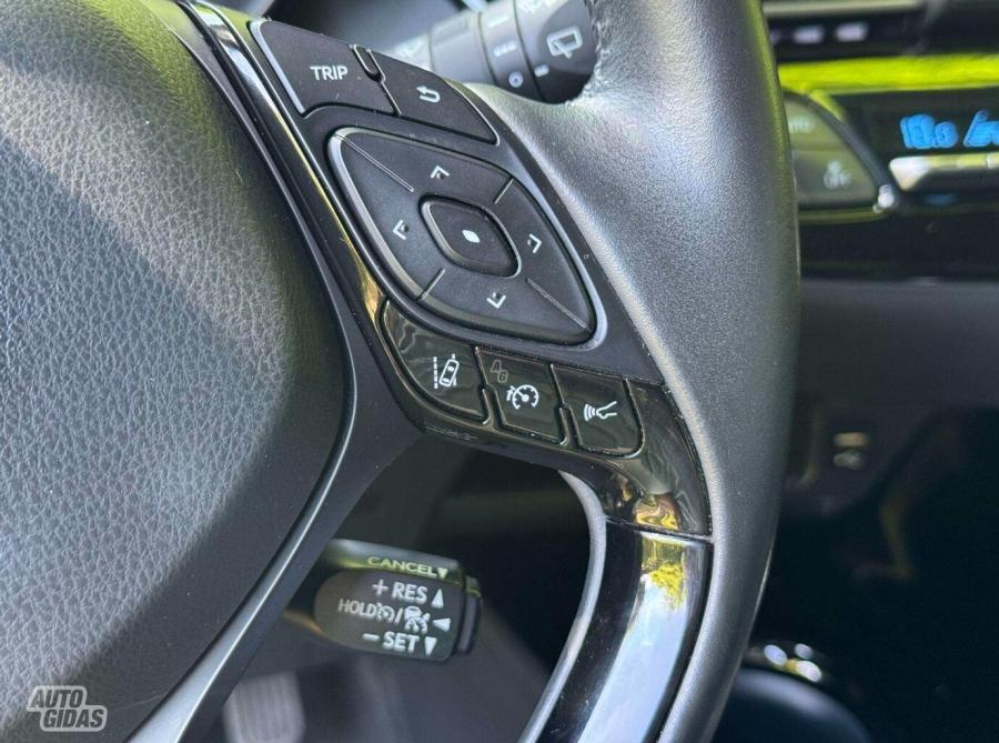 Grey Toyota C-HR 2020 in Kaunas, with an engine capacity of 1.80 L and mileage of 149 thousand km for 20950 €, photo 19 on AUTOMOTO.COM.LV