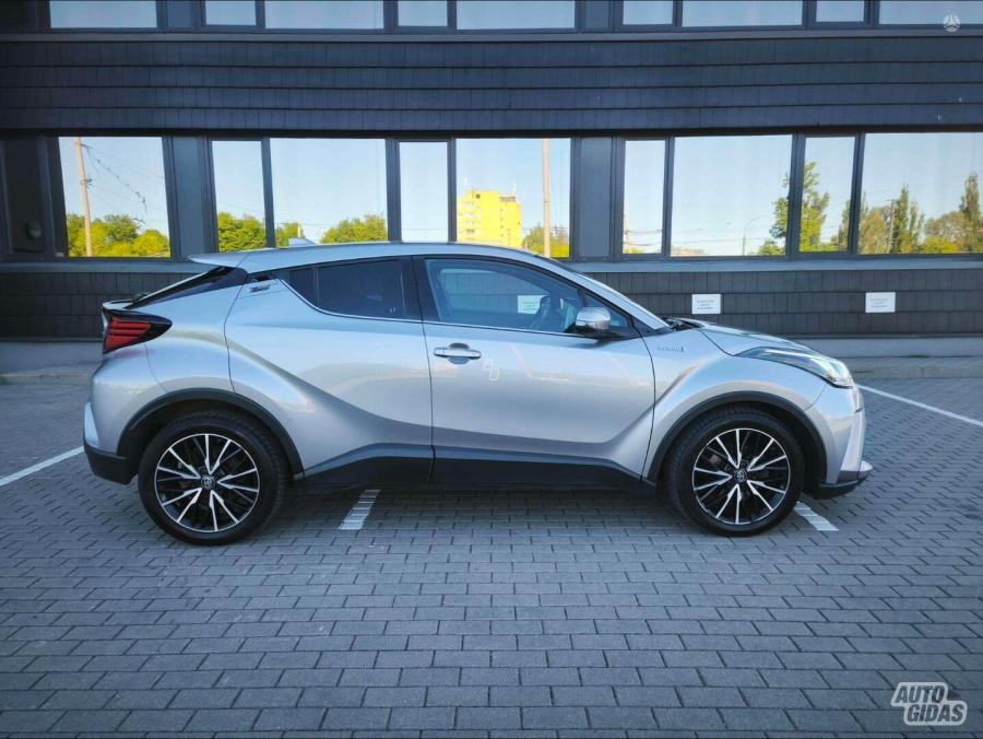 Серый Тойота C-HR 2020 в Каунас, объемом двигателя 1.80 л и пробегом 155 тыс. км за 18550 €, фото 3 на AUTOMOTO.COM.LV