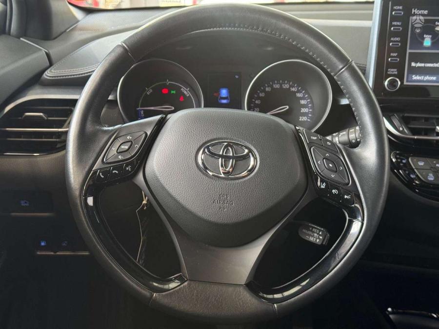 Grey Toyota C-HR 2020 in Siauliai, with an engine capacity of 1.80 L and mileage of 122 thousand km for 20900 €, photo 17 on AUTOMOTO.COM.LV