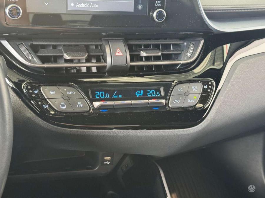 Grey Toyota C-HR 2020 in Siauliai, with an engine capacity of 1.80 L and mileage of 122 thousand km for 20900 €, photo 22 on AUTOMOTO.COM.LV