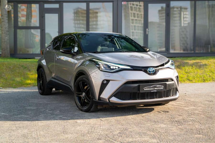 Grey Toyota C-HR 2020 in Vilnius, with an engine capacity of 1.99 L and mileage of 128 thousand km for 19900 €, photo 1 on AUTOMOTO.COM.LV