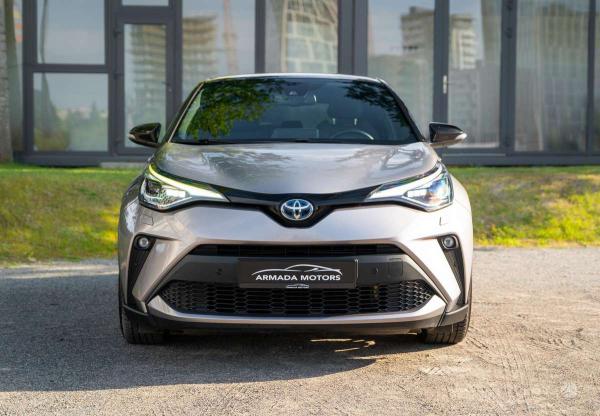 Grey Toyota C-HR 2020 in Vilnius, with an engine capacity of 1.99 L and mileage of 128 thousand km for 19900 €, photo 4 on AUTOMOTO.COM.LV